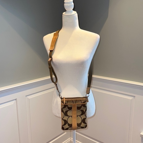 Coach | Bags | Coach Signature Logo Swingpack | Poshmark